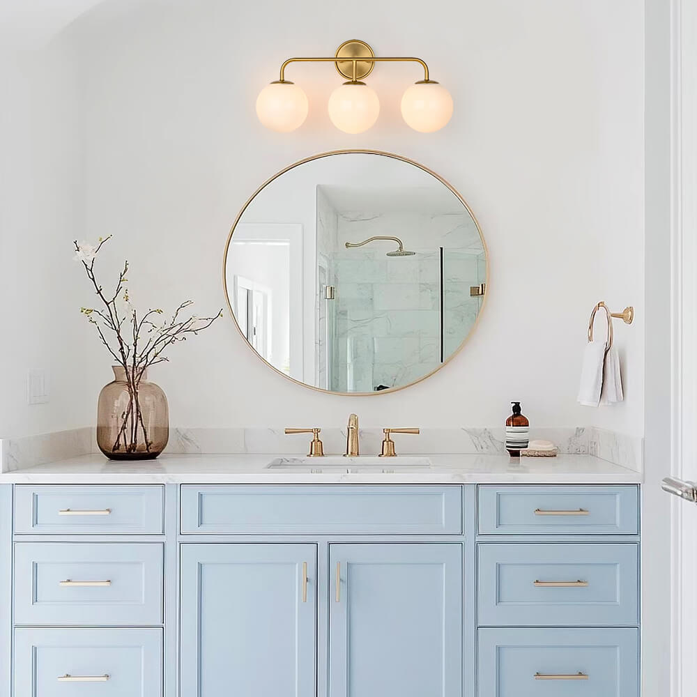Moderne 3/4-flammige Glaskugel-Badezimmer-Wandleuchte | yiilighting ...